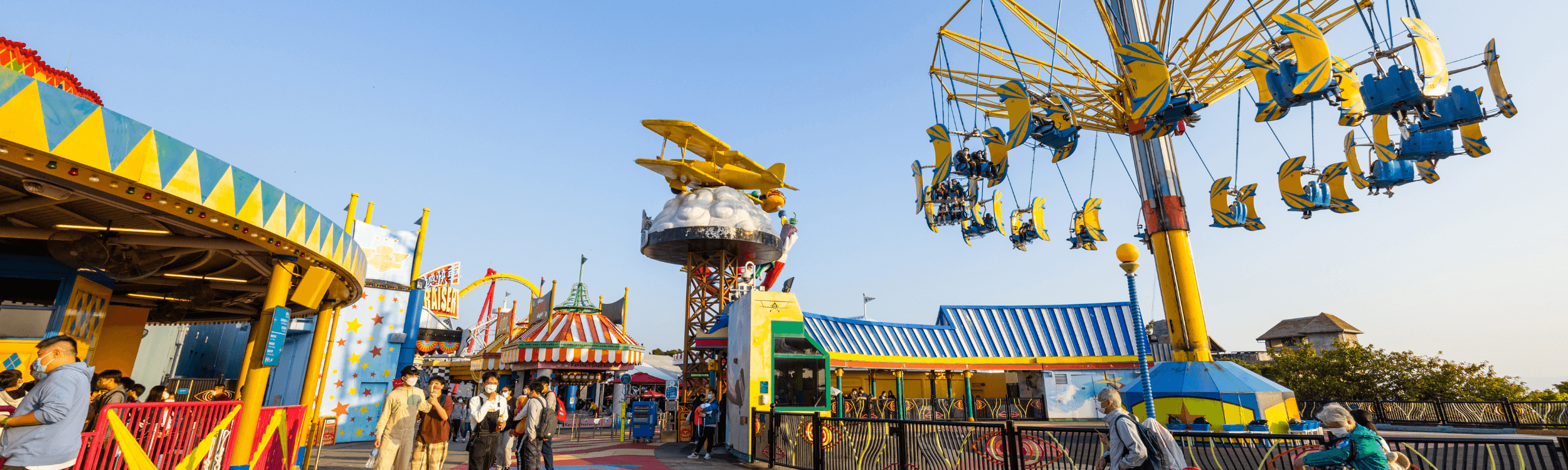 Family Hotels Near Theme Parks - A Complete Guide 2026 - The Travel Mum